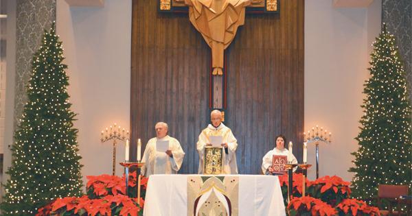 Deacons help to expand church’s welcome | National Catholic Reporter