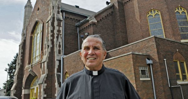 Remembering Fr. Dan Mallette, legendary Chicago street priest ...