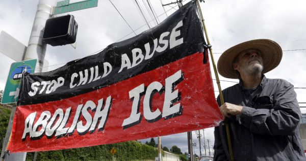 Faith-based groups turn up the heat on ICE | National Catholic Reporter